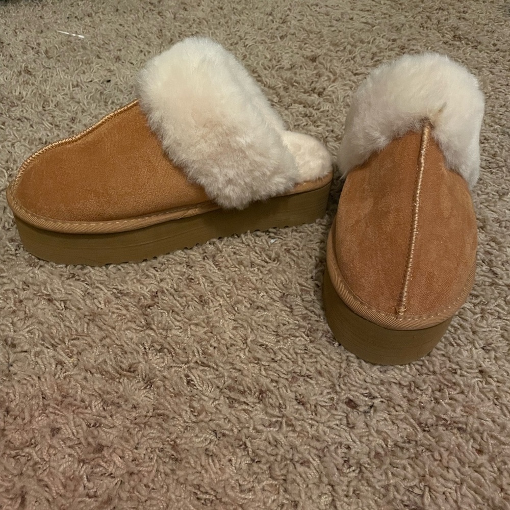 Ugg Inspired Platform Fuzzy Slippers - Gem